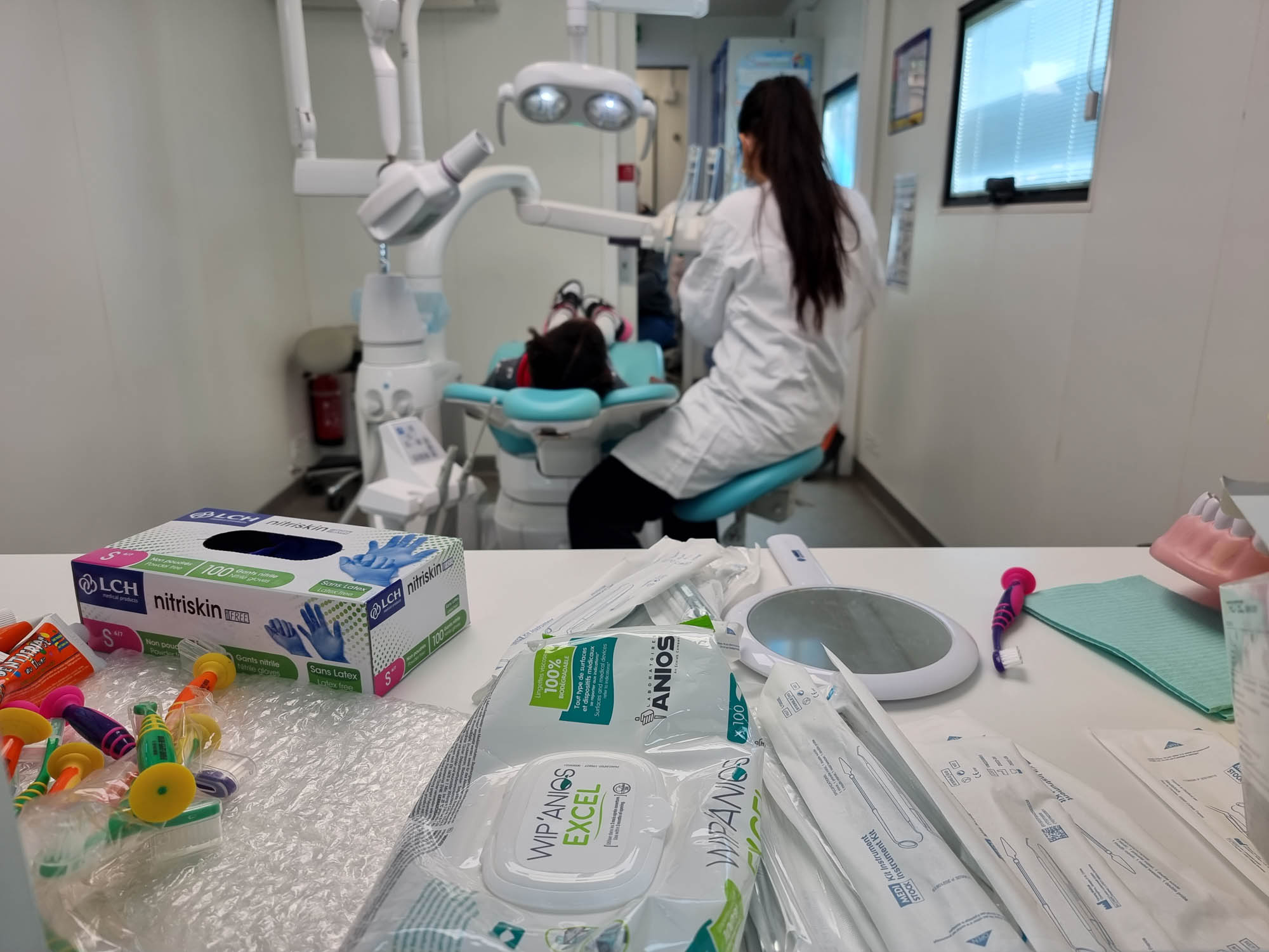 Soins bucco-dentaires pour les enfants du centre de loisirs Robinson ...